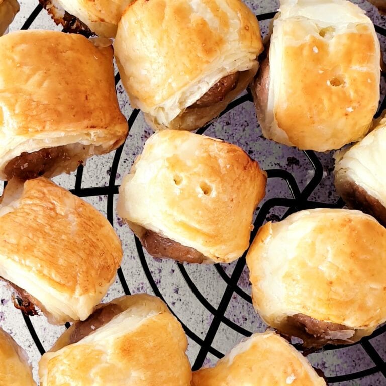Mini Sausage Rolls with Puff Pastry – Feast Glorious Feast