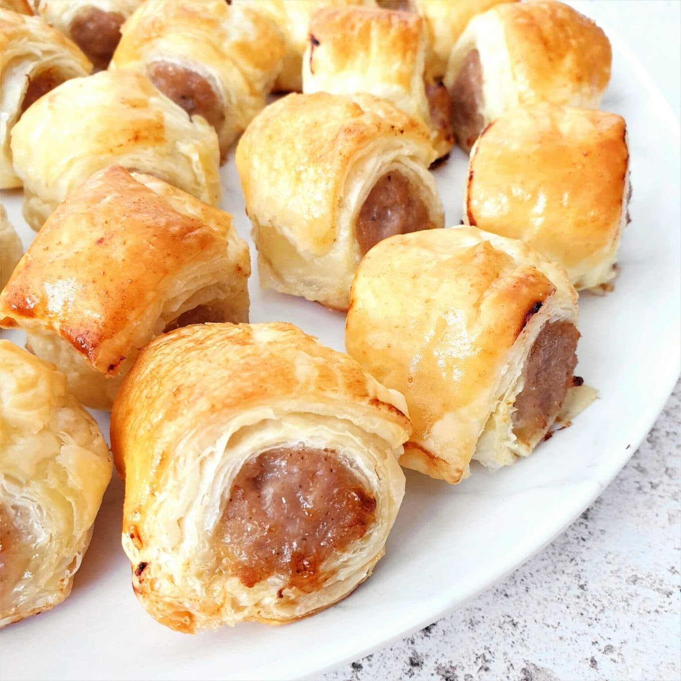 Mini Sausage Rolls with Puff Pastry – Feast Glorious Feast
